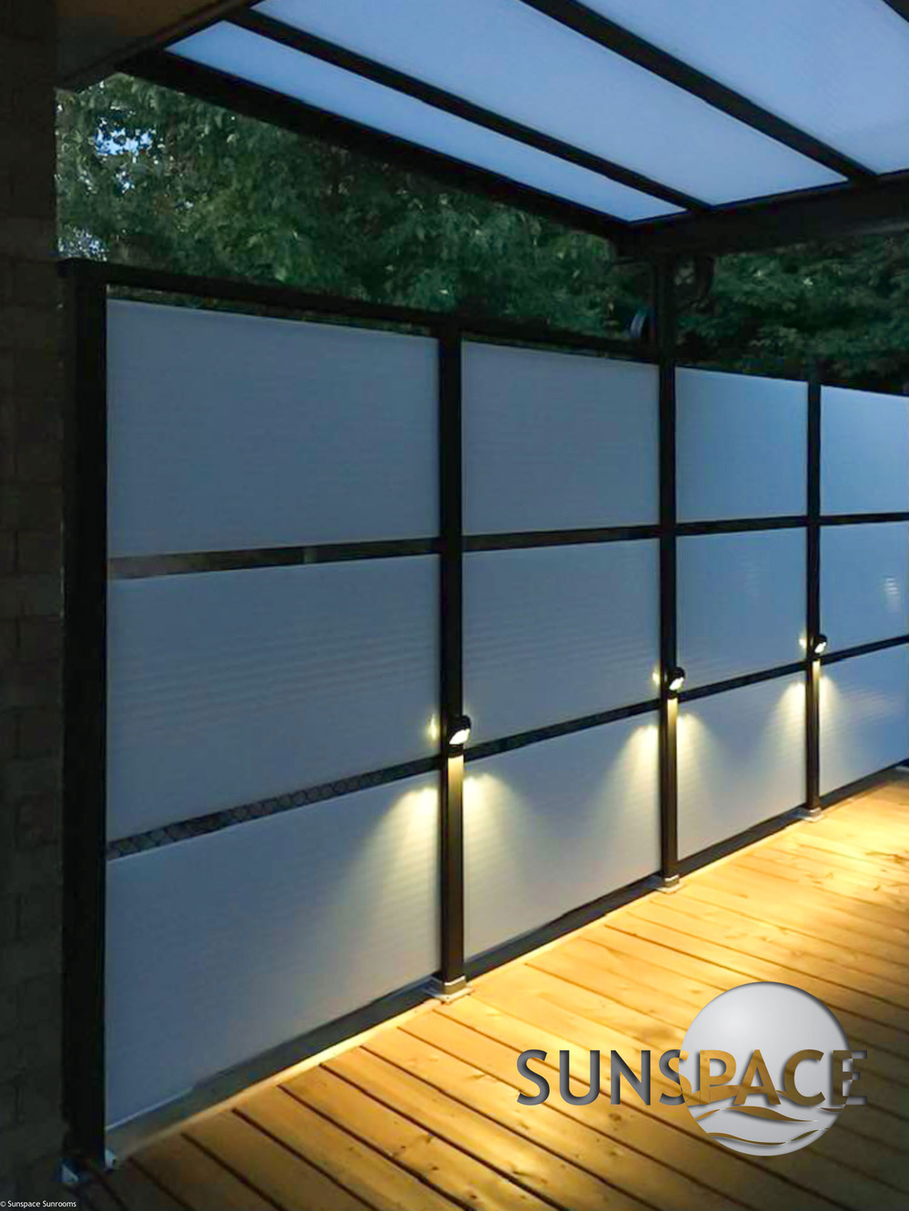 Privacy Wall – Sunspace by Wayside Rooms