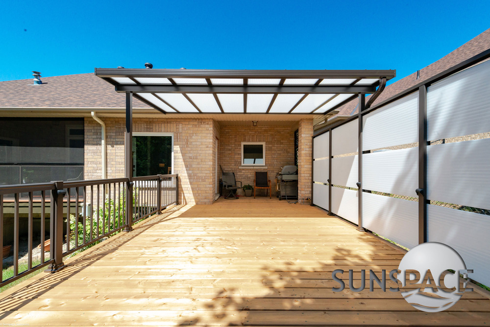 Privacy Wall – Sunspace by Wayside Rooms