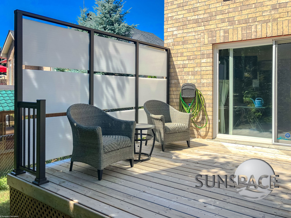 Privacy Wall – Sunspace by Wayside Rooms